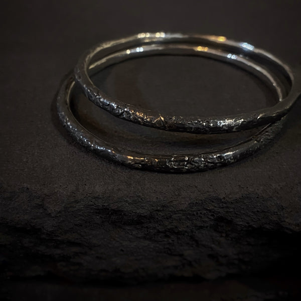 Earth Bangle - Single Silver - ISLAND LUXE